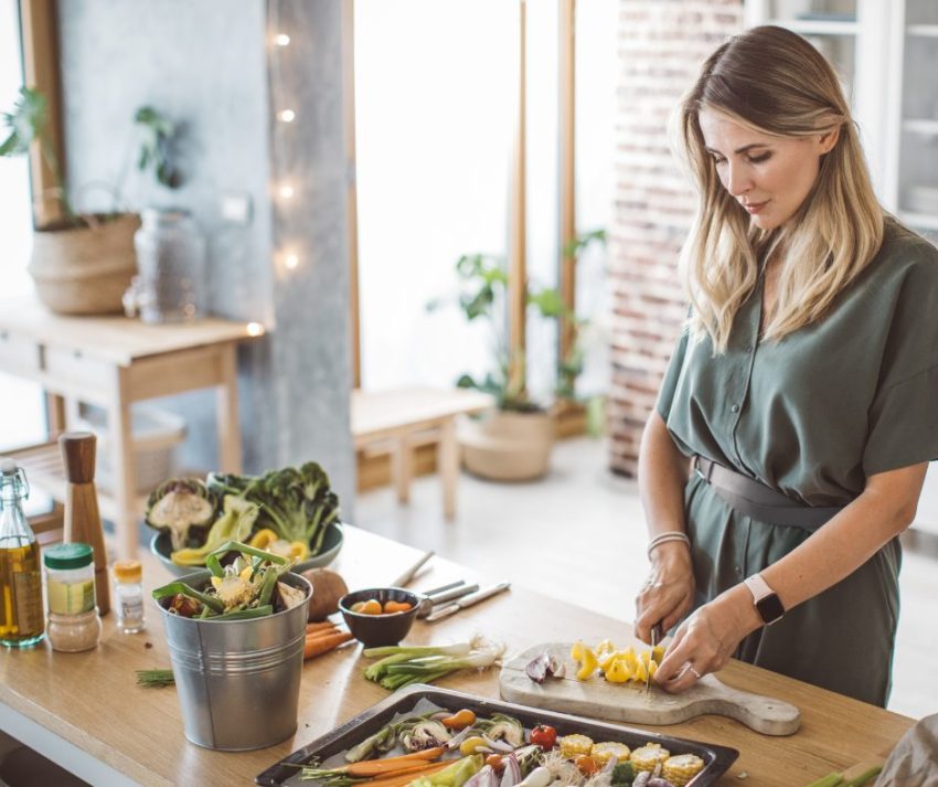 Easy Nutrition Tips: A Busy Woman's Guide to Daily Health - TRUEBALANCE